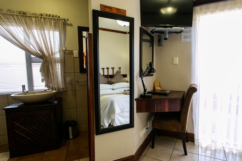 Room 06 - Royl Court Guest House